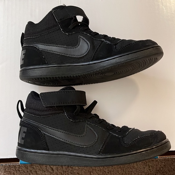 Nike | Shoes | Black Nike Shoes Size 3y | Poshmark